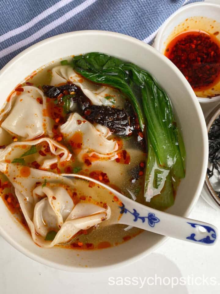 Easy Chinese Seaweed Egg Drop Soup Recipe (紫菜蛋花汤) - Sassy Chopsticks