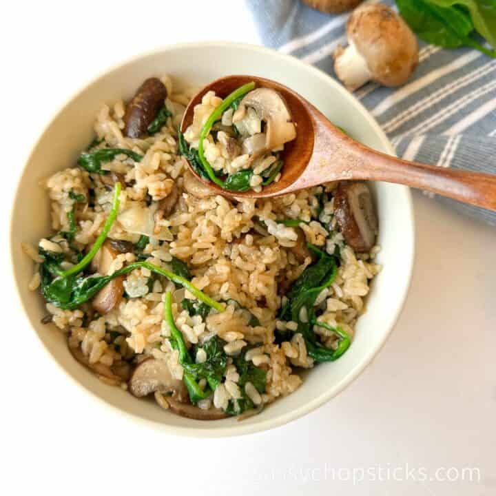 Easy Spinach Mushroom Rice Recipe (Vegan Friendly) - Sassy Chopsticks