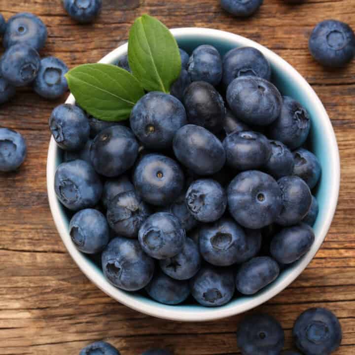 How to Freeze Blueberries to Keep Them Fresh - Sassy Chopsticks