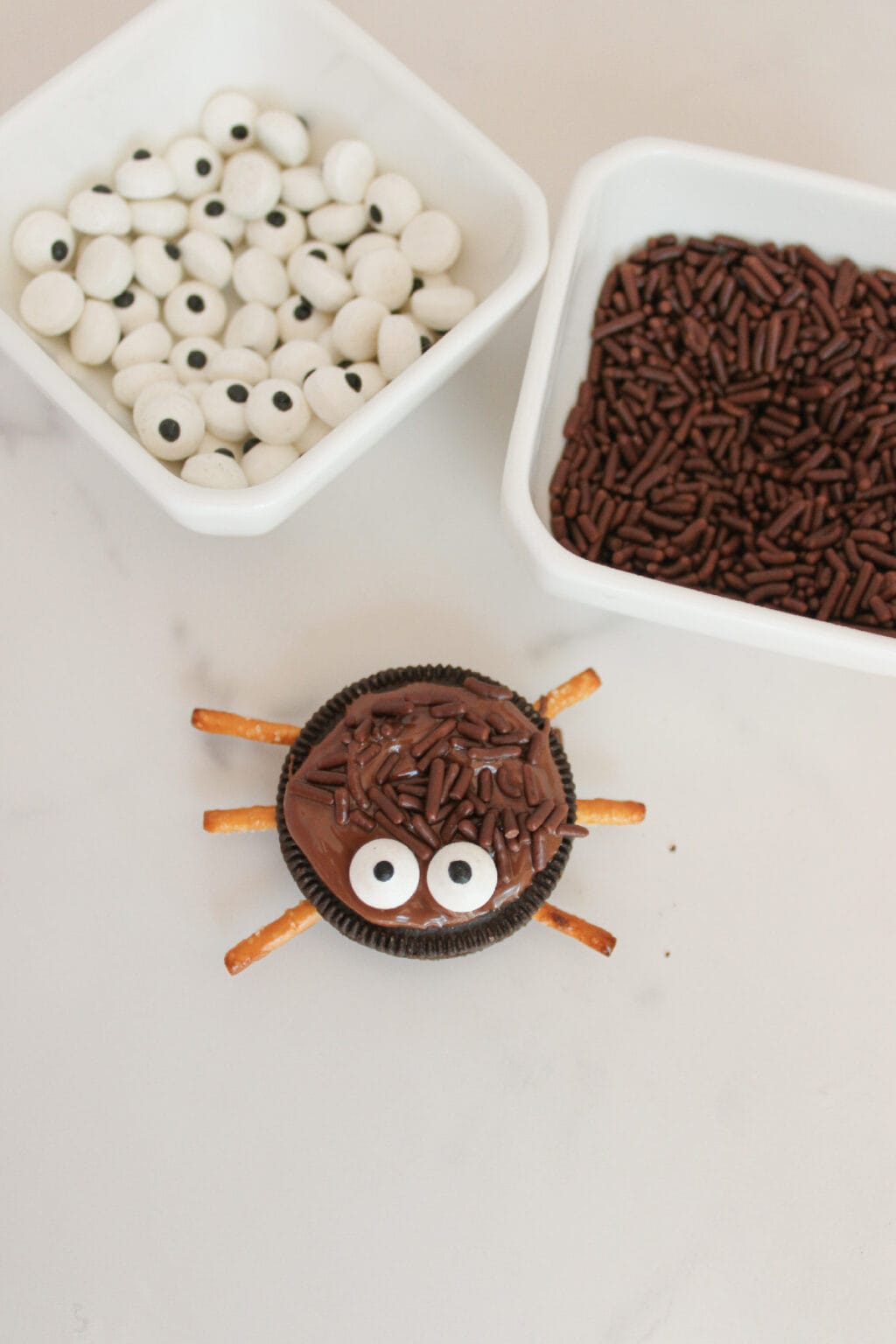 Oreo Spider Cookies Recipe for Halloween Parties - Sassy Chopsticks